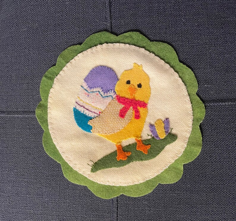 Scalloped Chick & Egg Candle Mat Penny Rug easter Spring - Etsy