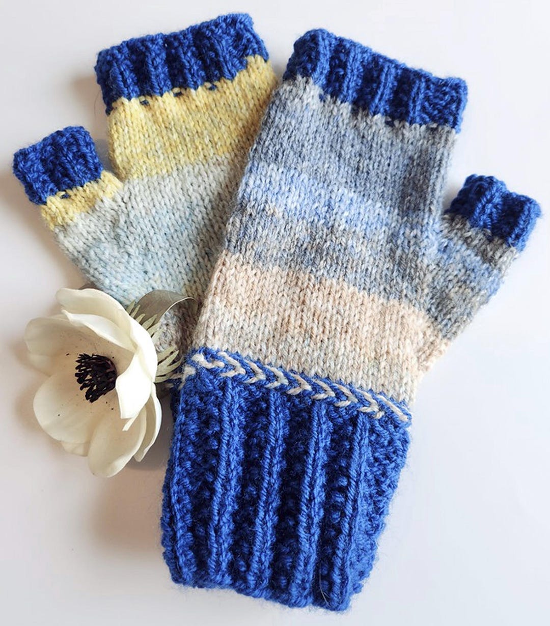 Easy Fingerless Mitt Knitting Pattern, DYI, Trendy Fingerless Mitts ...