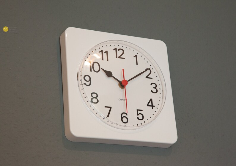 NOS 1980s Space Age Wall Clock GDR Postmodern Pop Minimalism Plastic ...