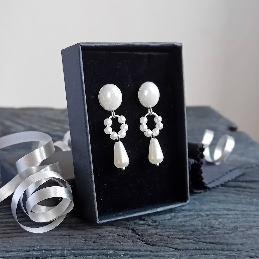 Dangle Gauges Tear Drop Prom Ear Plugs, 6mm + 2g Dangly Pearl Gauged ...