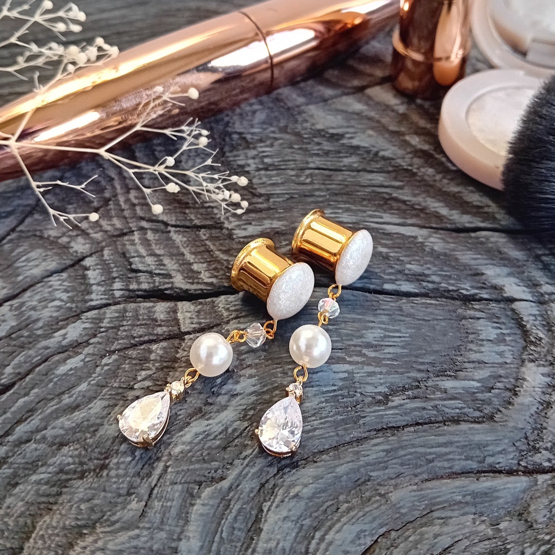 Dangle Gold Ear Gauges | Crystal Pearl Drop Plugs | Elegant 10mm/ 00g ...