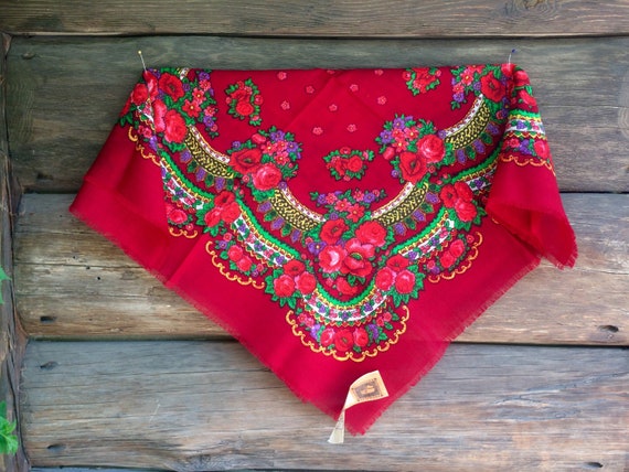 New unused It is worn on the shoulders and on the head size 73x73 cm ...