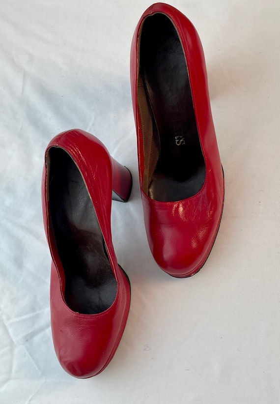 1970s original red vintage platform leather pumps - Gem