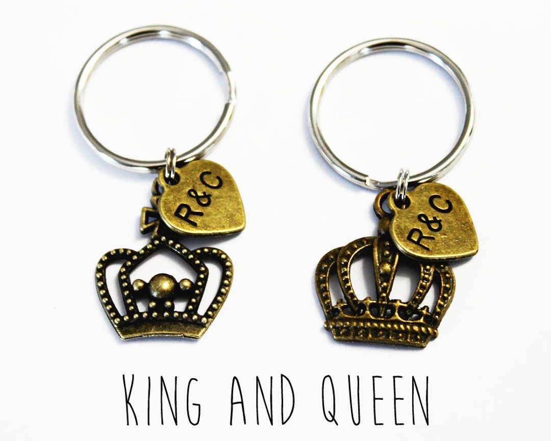 COUPLES KEYCHAIN SET. King and Queen. Personalized. Couples - Etsy