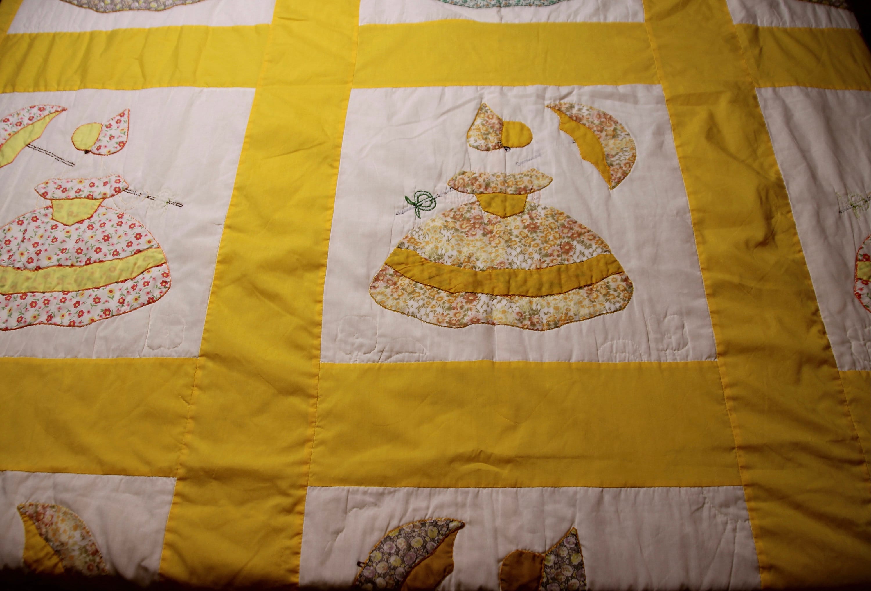 Vintage Lady With Umbrella Parasol Yellow Blanket Quilt - Etsy