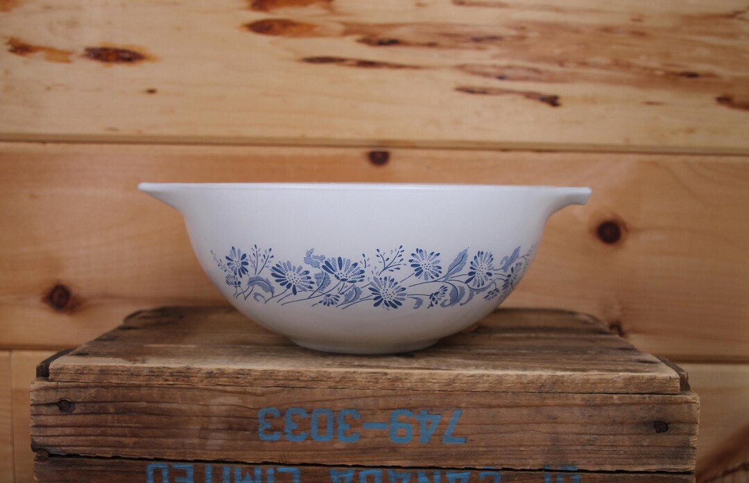 Vintage Pyrex Colonial Mist Pattern Cinderella Milk Glass #443 2.5L ...