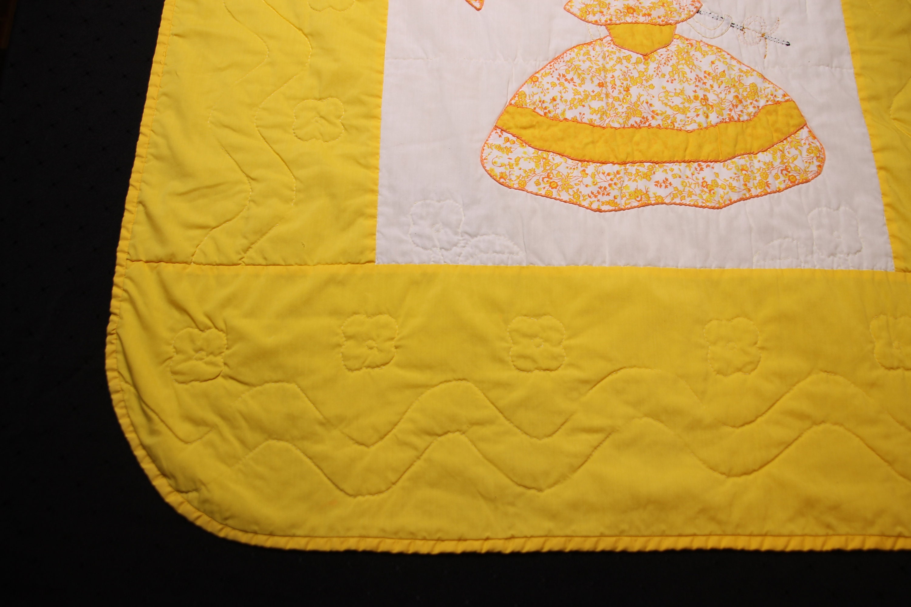 Vintage Lady With Umbrella Parasol Yellow Blanket Quilt - Etsy