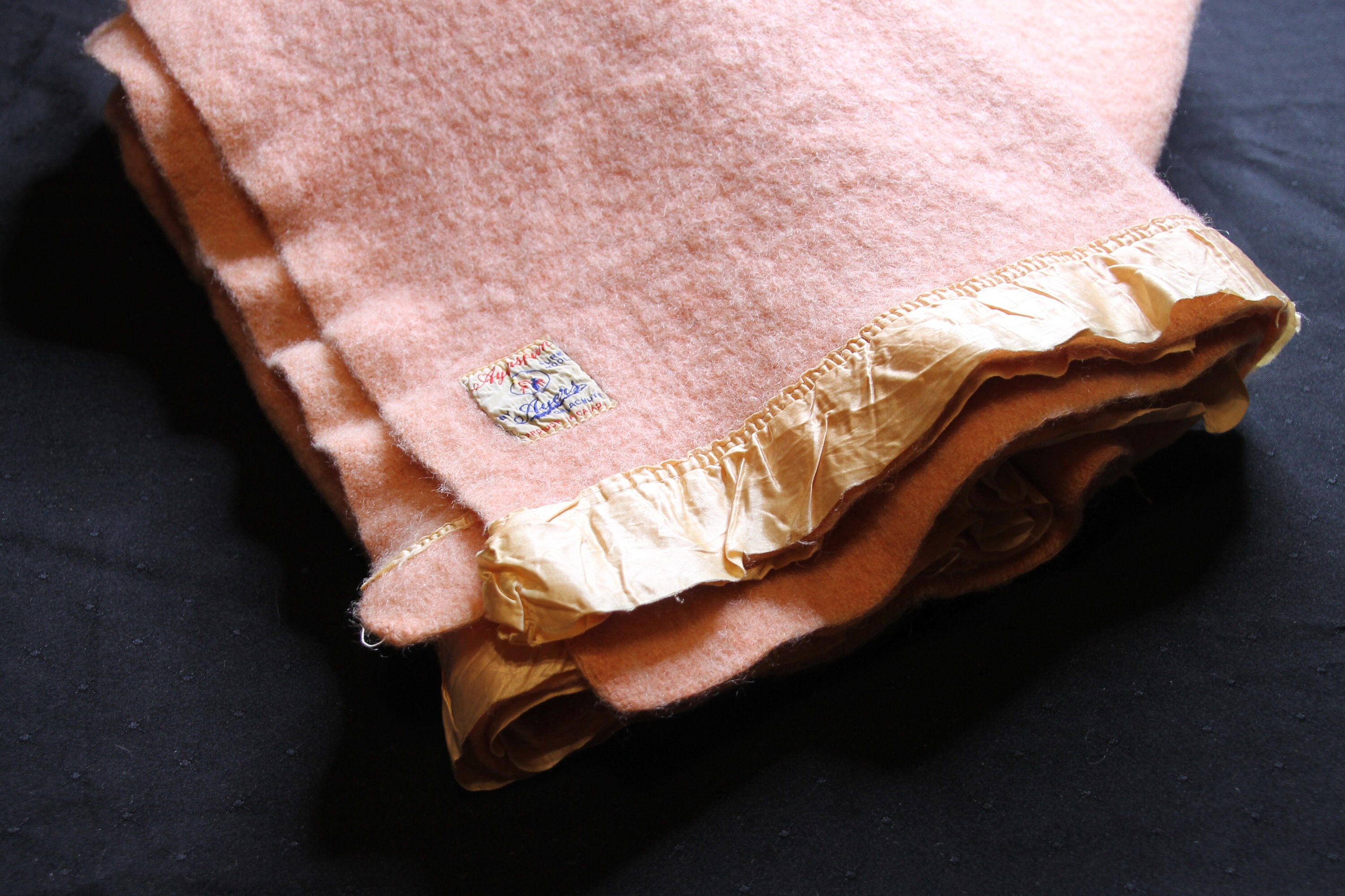 Vintage Ayers Ayerspun Pure Wool Pink Blanket With Satin Binding ...