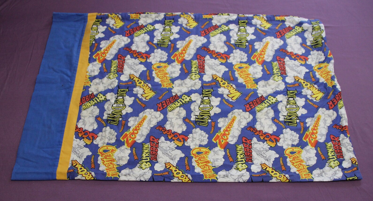 Vintage Hotwheels Hot Wheels Pattern Racing Car Kids Room Themed ...