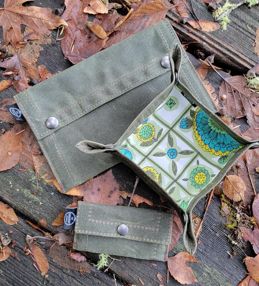 Waxed Canvas Travel Tray Set: Vintage Fabric Lining, Snap Pouches - Etsy
