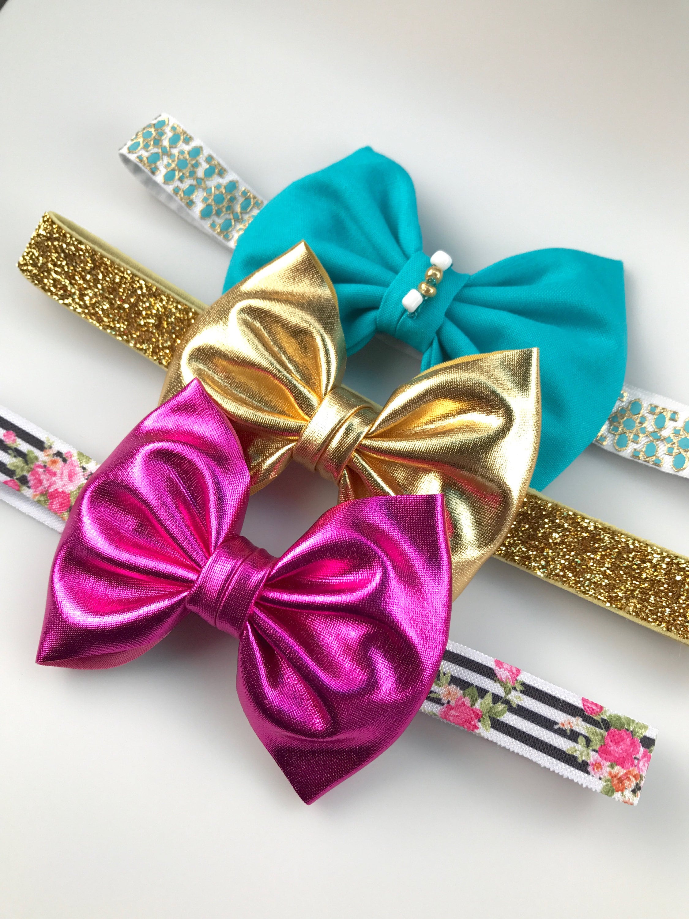 Hot pink bow. Floral headband. Pink metallic bow. Pink floral - Etsy México