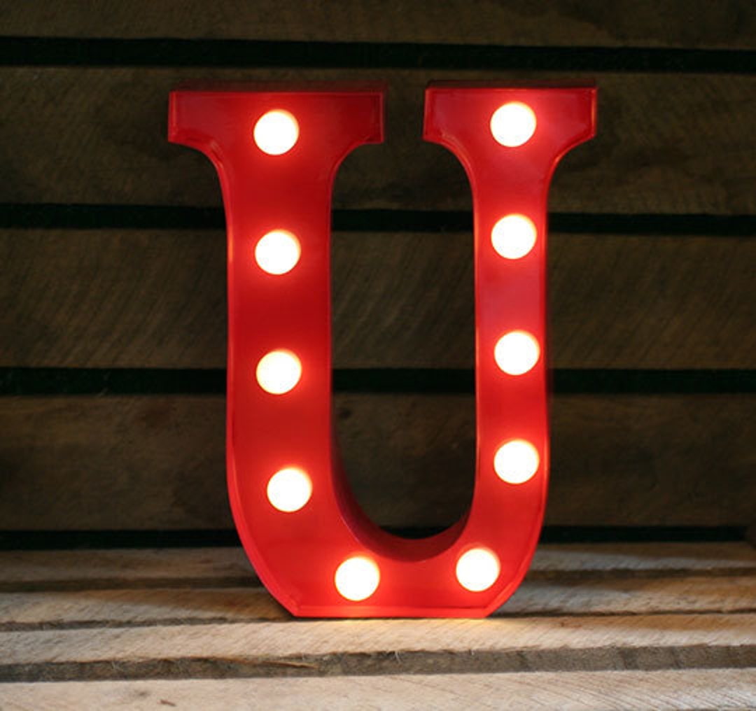 LETRA U Luz de carpa estilo carnaval de metal, letra iluminada LED ...