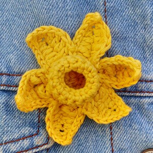Daffodil Crochet Pin Badge Brooch yellow Crochet Daffodil Badge Welsh ...