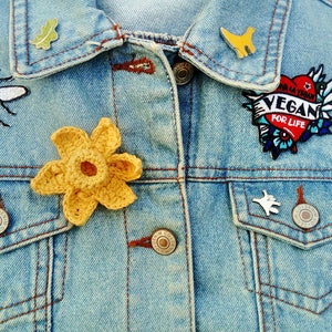 Daffodil Crochet Pin Badge Brooch -yellow Crochet Daffodil Badge ...