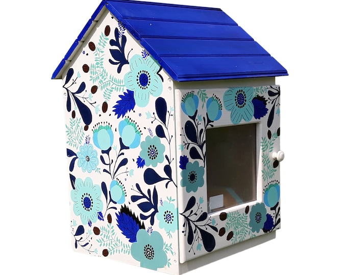 Outdoor Lending Library Neighborhood Community Shared Loan Tiny ...