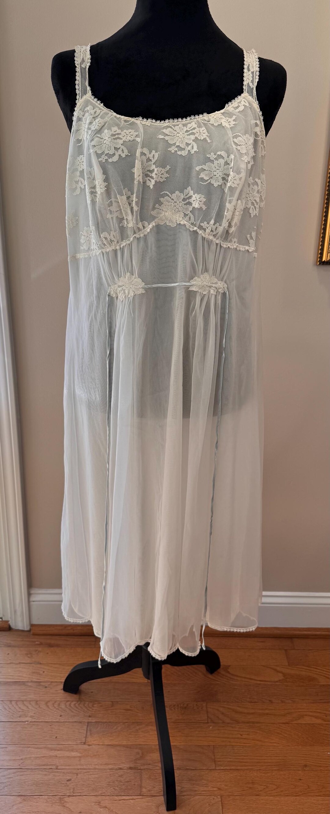 Vintage Artemis White Nylon Ladies Night Gown/dress Size 36/medium-lace ...