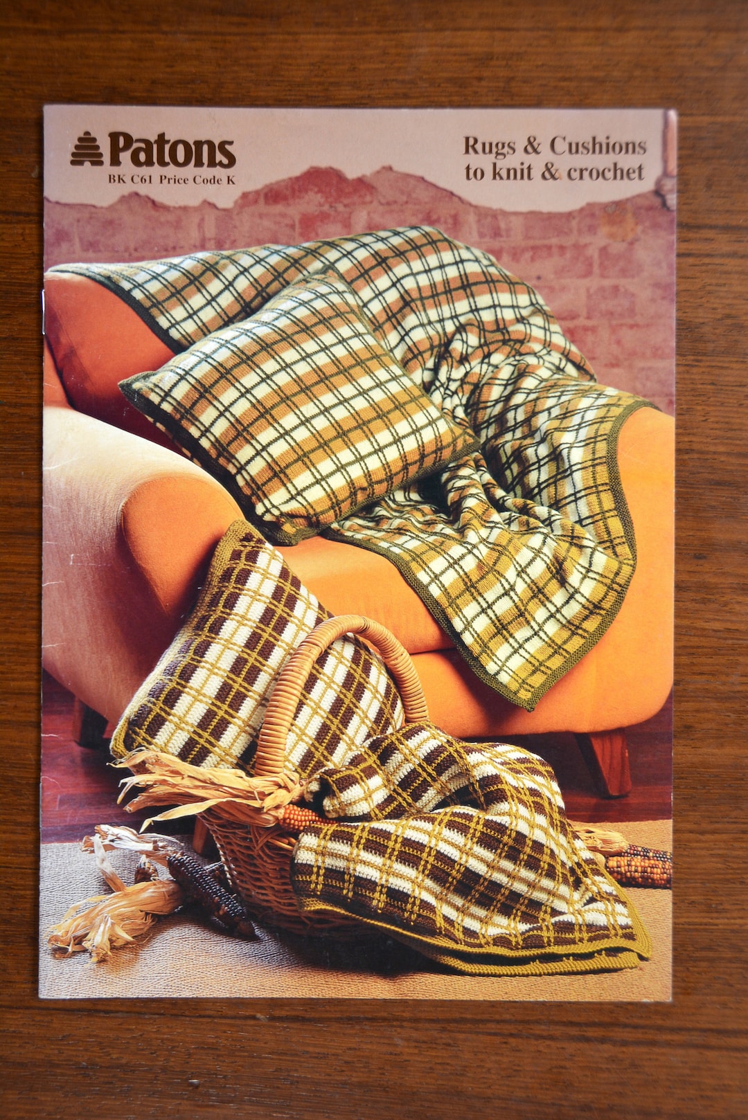 Patons Knitting Pattern Book C61 CROCHET KNITTING Rugs Cushions 8 & 12 ...