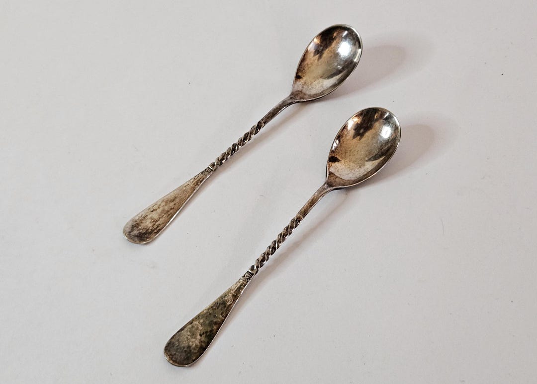 Vintage Pair Twisted Spoons Liquid Inside Diamond 5" - Etsy