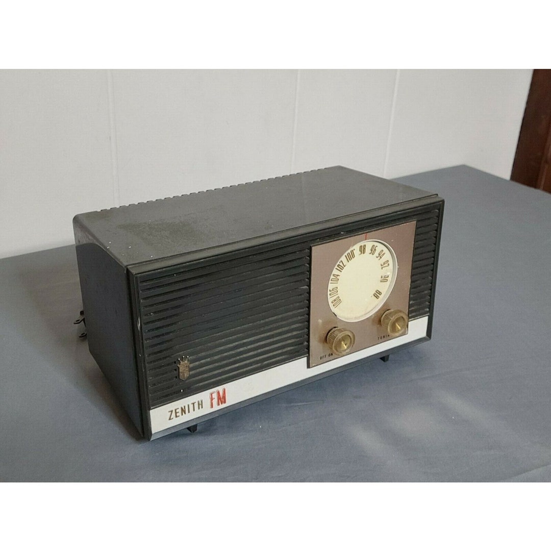 Vintage Zenith D720 FM Radio - Etsy