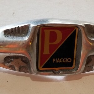 Vintage Style Vespa Piaggio Scooter Legshield Badge Emblem Retro ...
