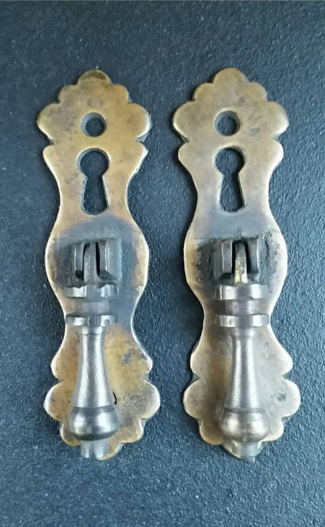 2 X Cabinet Handles With Teardrop Pendant Pulls and Escutcheon Key ...