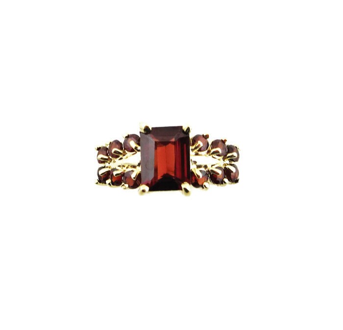 Genuine Red Emerald-cut Garnet Solitaire Double Garnet Shank - Etsy Canada