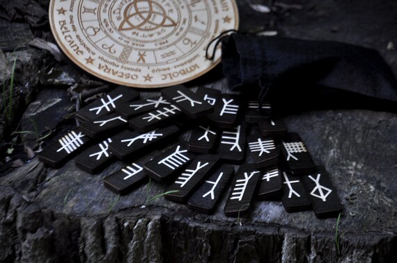 25 Keltische Ogham Staves. Druiden Runen. Heidnische Runen. | Etsy