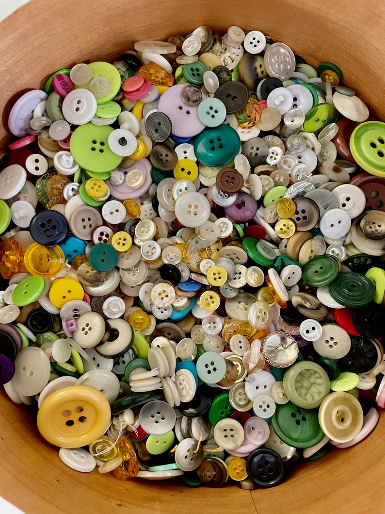 Assorted Buttons in Bulk Small to Medium-large - Etsy