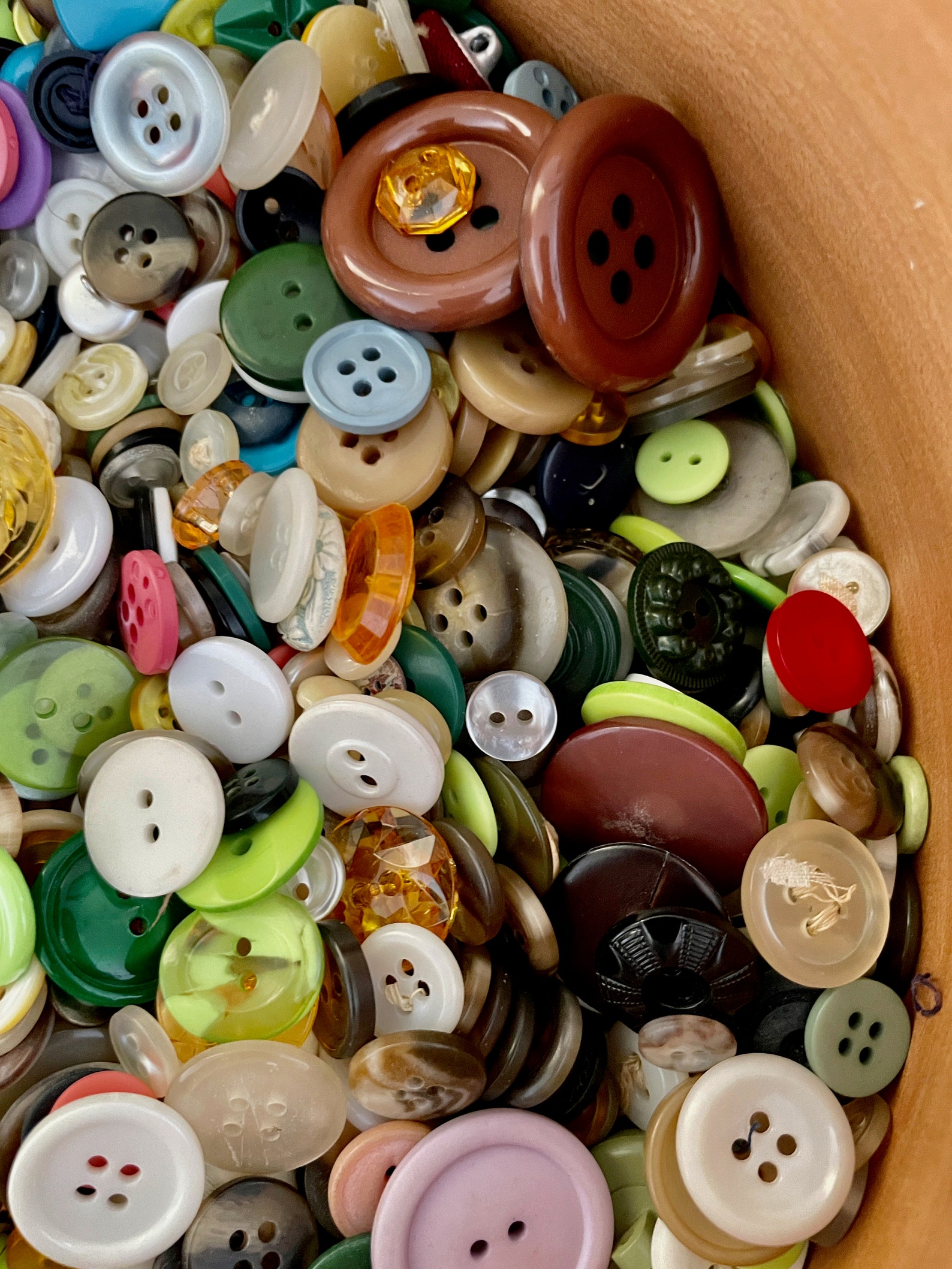 Assorted Buttons in Bulk Small to Medium-large - Etsy