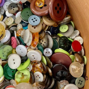 Assorted Buttons in Bulk - Small to Medium-large - Etsy