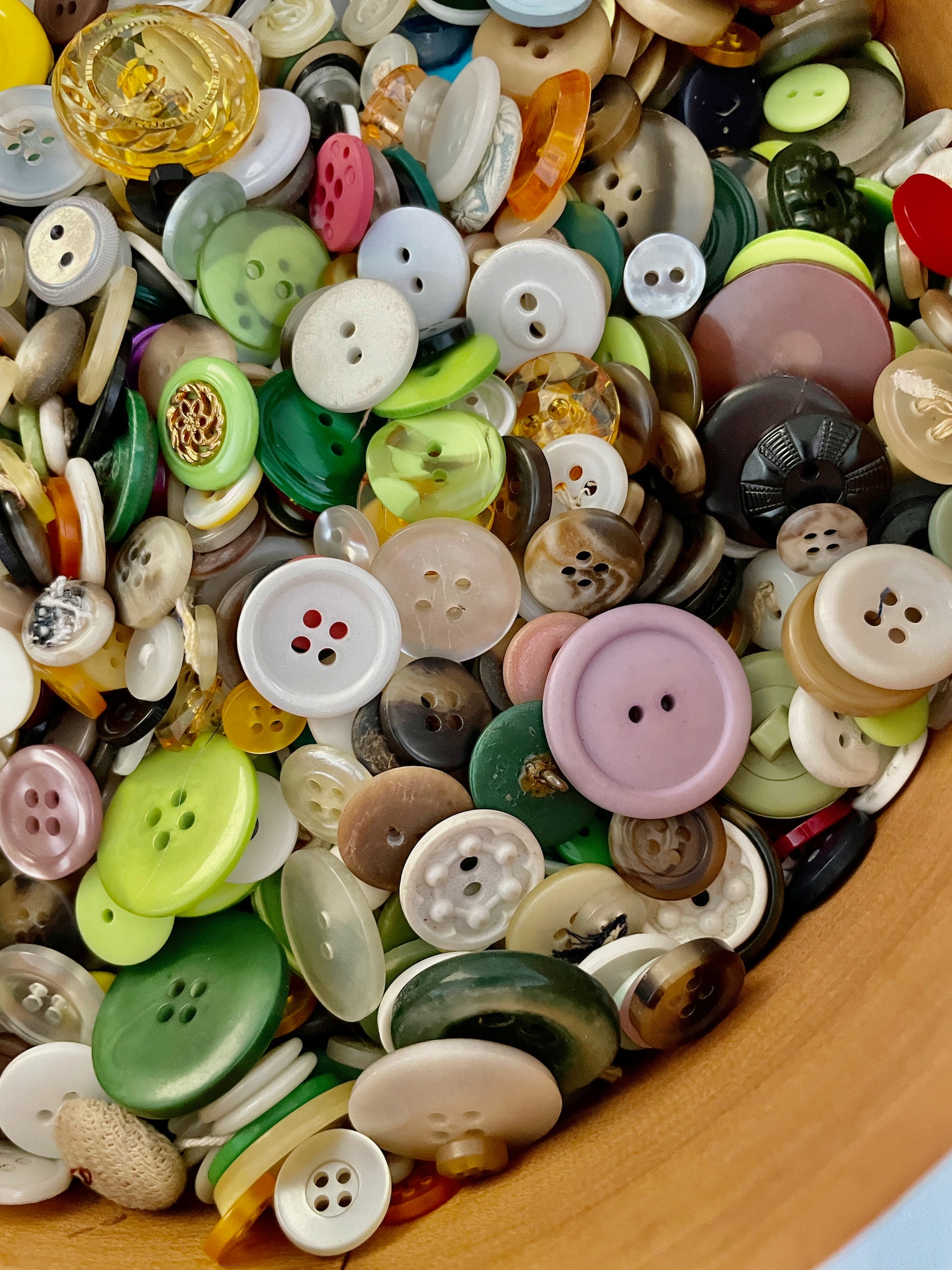 Assorted Buttons in Bulk - Small to Medium-large - Etsy