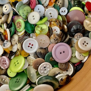 Assorted Buttons in Bulk - Small to Medium-large - Etsy