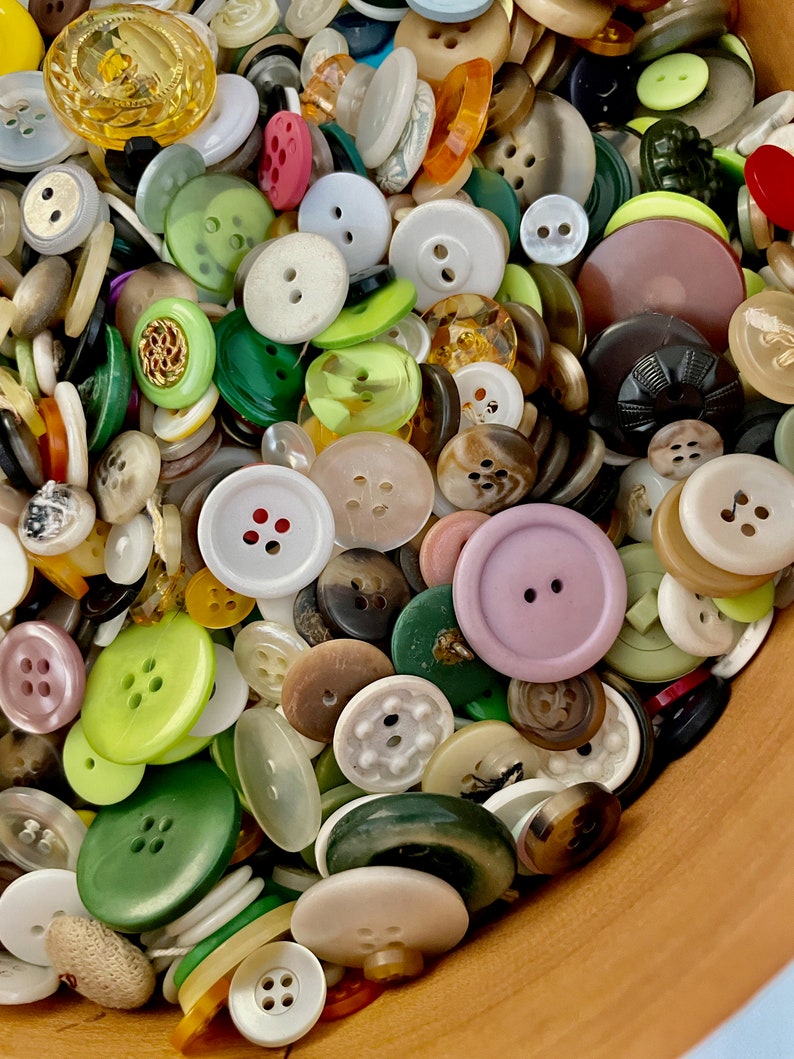 Assorted Buttons in Bulk Small to Medium-large - Etsy