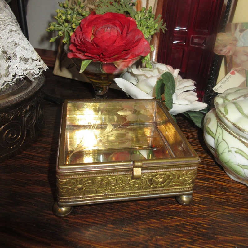 Vintage Display Box - Etsy