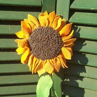 Proddy Flowers - Handmade Hooked Wool Flower on a Rustic Bedspring - Etsy