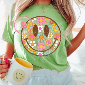 Happy Retro Daisy Smiley Face PNG Distressed Retro Daisies Smiley Shirt ...