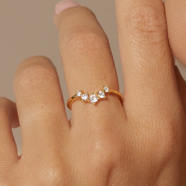 Dainty Crown Ring - Etsy