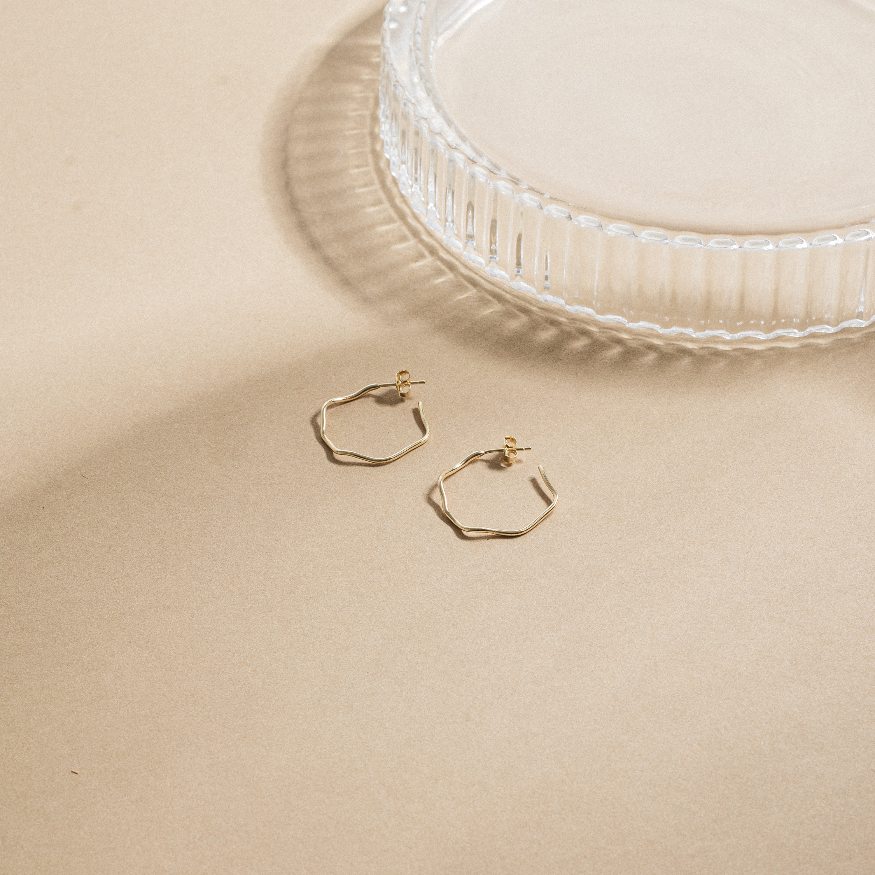 Wavy Hoops by Caitlyn Minimalist Dainty Wave Hoops - Etsy UK