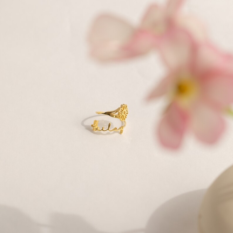 Birth Flower Name Ring by Caitlyn Minimalist Custom Flower - Etsy Canada