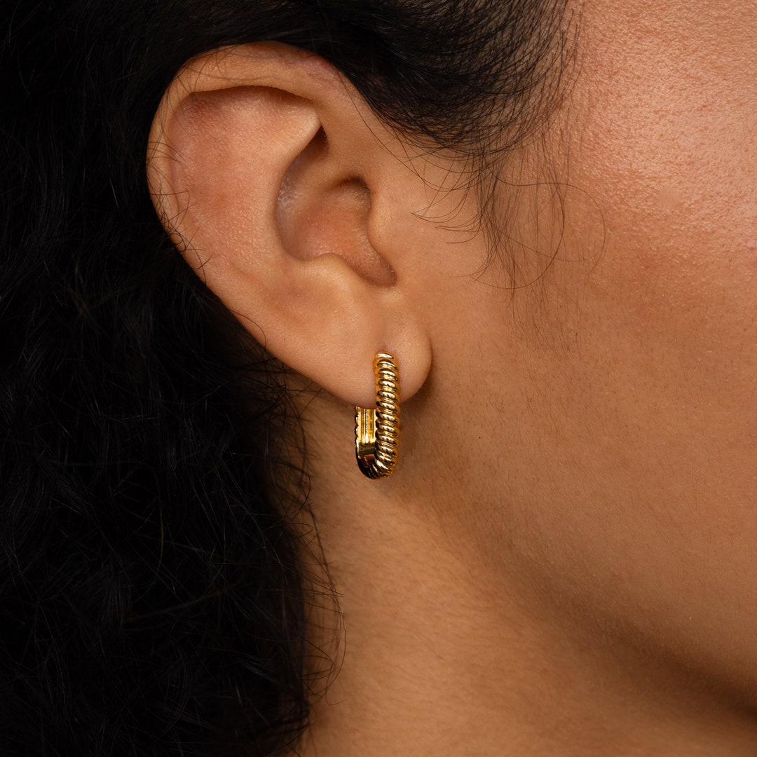 Ribbed Rectangle Hoops by Caitlyn Minimalist • Geometric Hoop Earrings ...