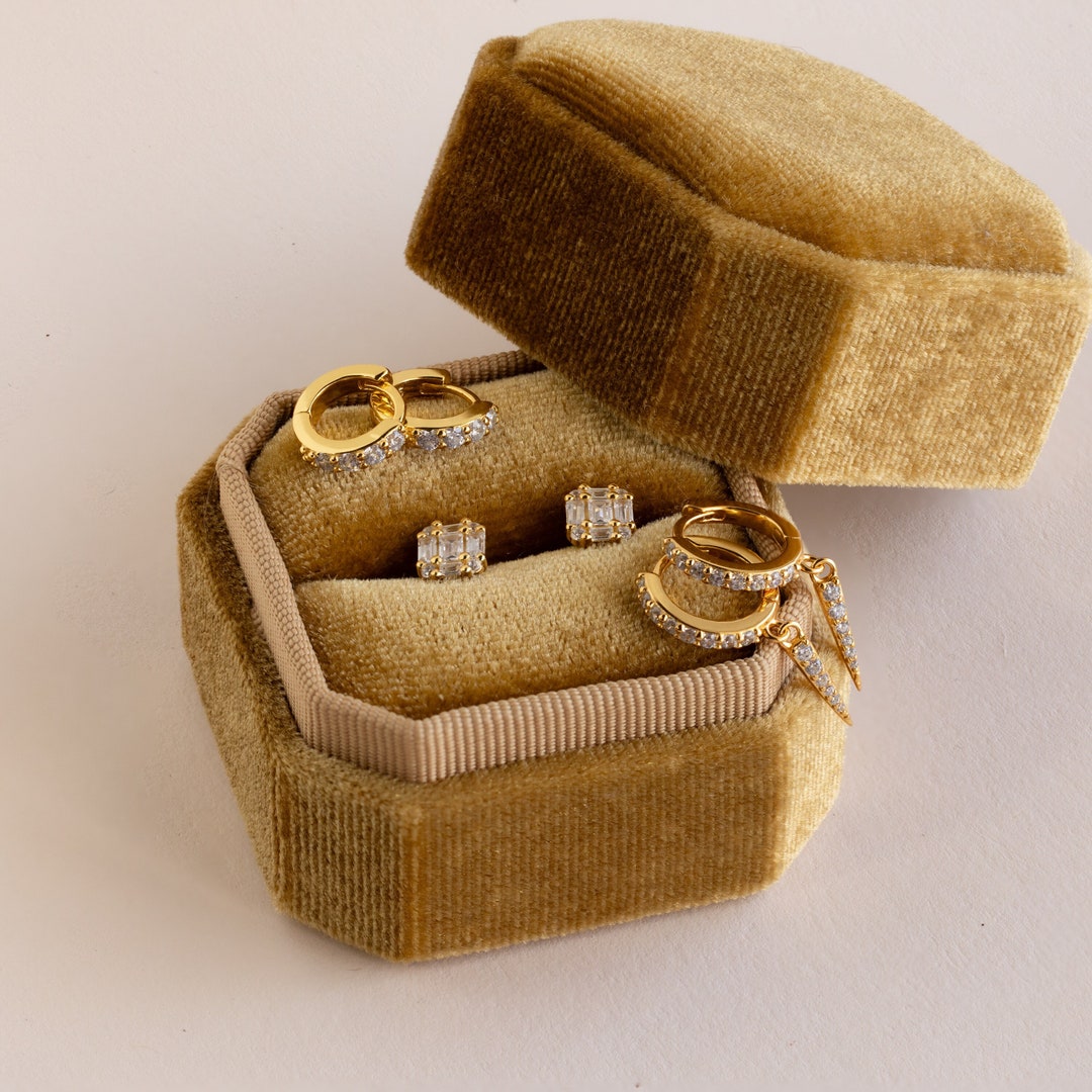 Mystery Earrings Box by Caitlyn Minimalist • Random Selection of Trendy ...