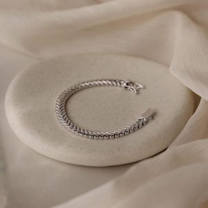 Ribbed Link Chain Bracelet by Caitlyn Minimalist • Chunky Fishtail Link ...