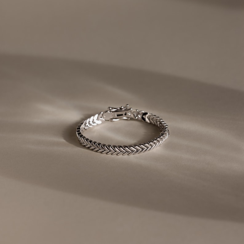Silver Ribbed Chain Bracelet by Caitlyn Minimalist • Chunky Fishtail ...