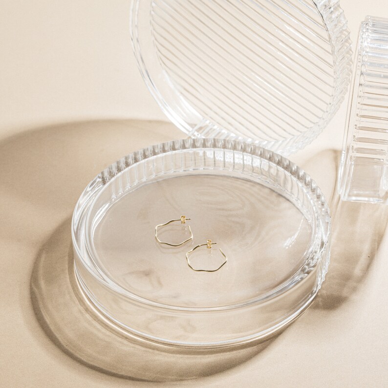 Wavy Hoops by Caitlyn Minimalist Dainty Wave Hoops - Etsy UK