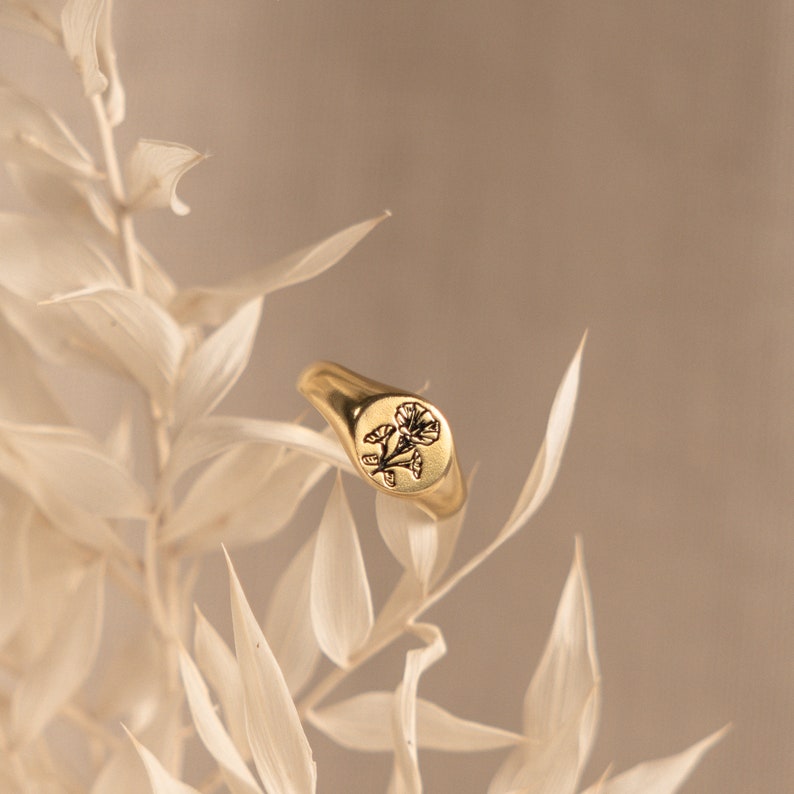 Birth Flower Signet Ring by Caitlyn Minimalist Custom Signet - Etsy