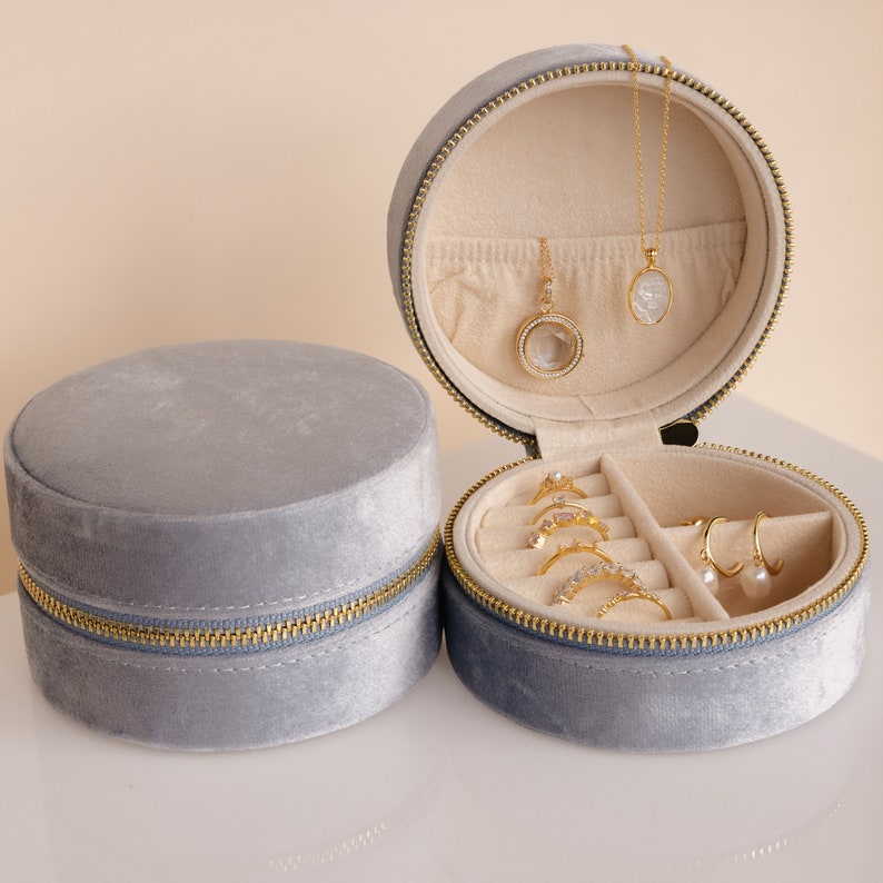 Round Velvet Jewelry Box by Caitlyn Minimalist • Jewelry Storage Travel ...