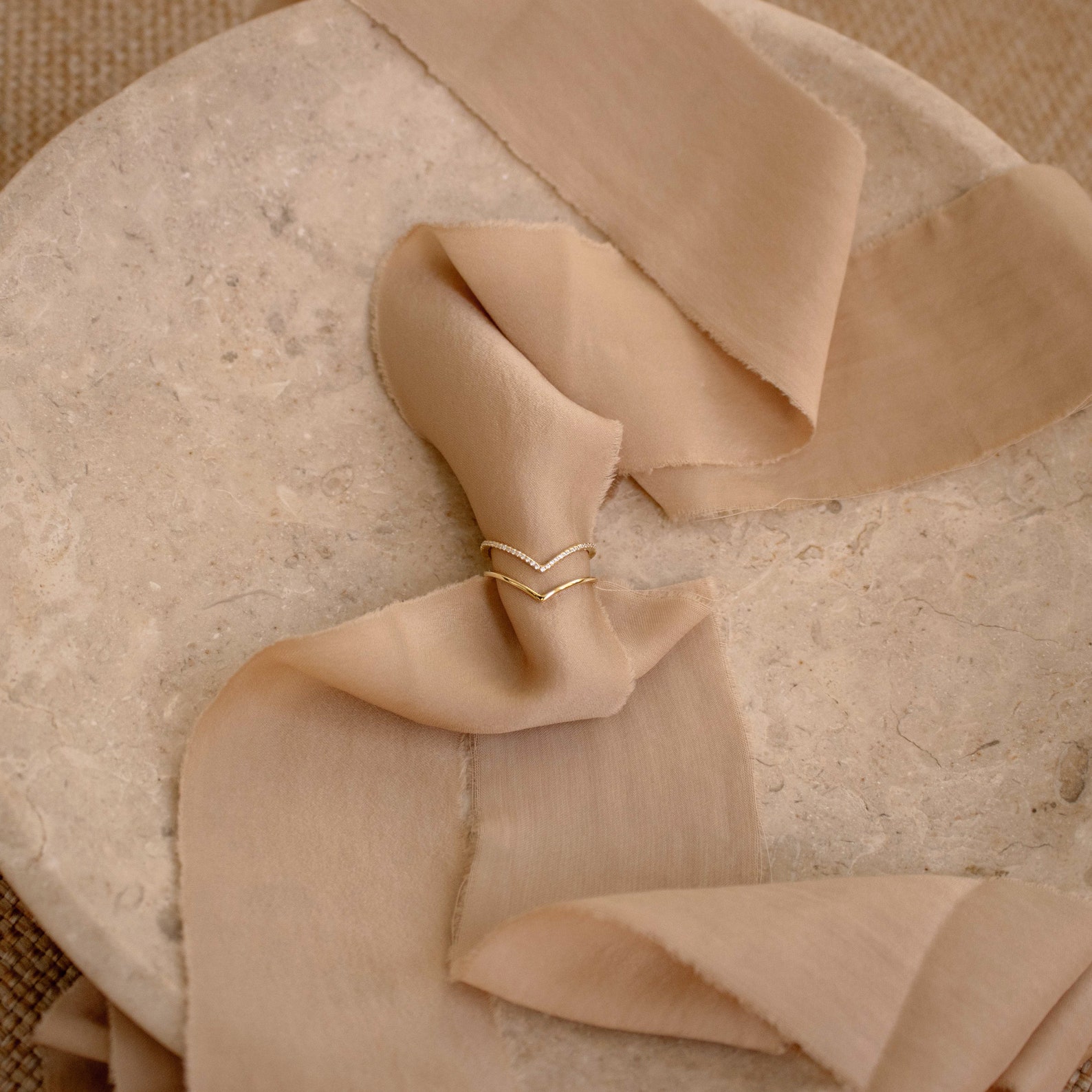 Curve Ring Set by Caitlynminimalist Set of 2: Diamond Chevron Ring ...