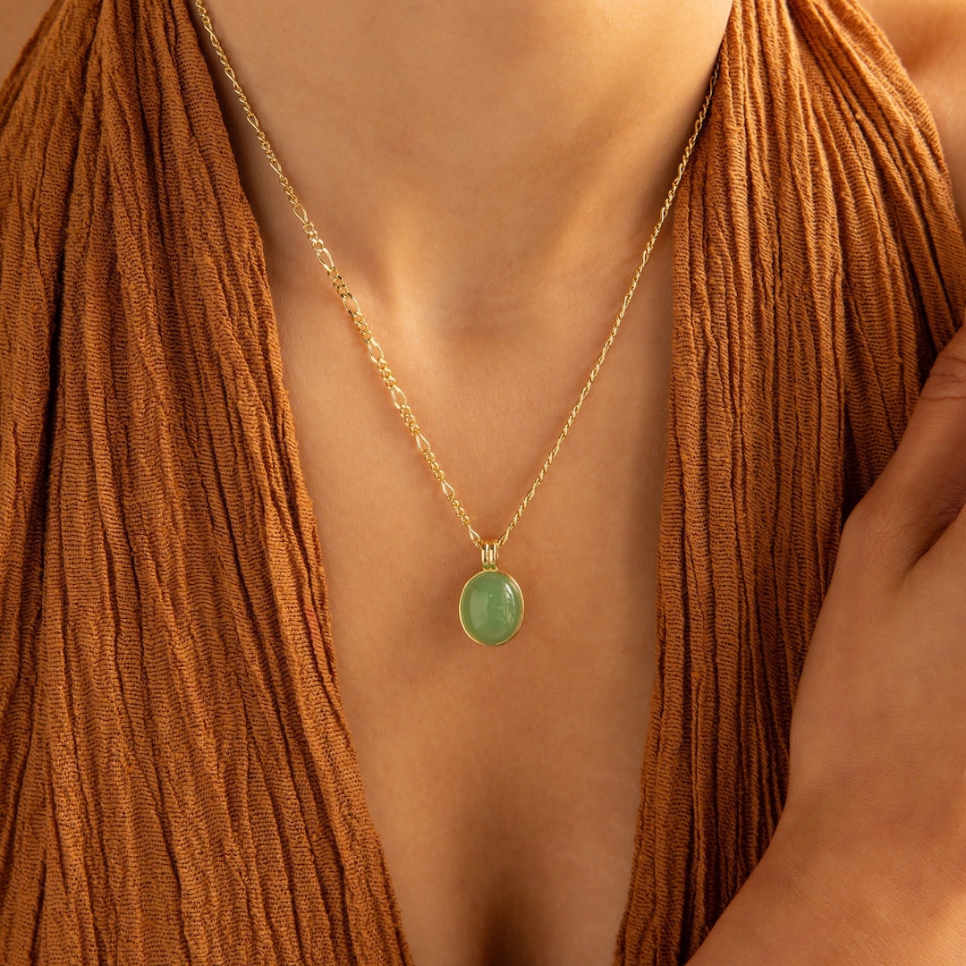 Collier à pendentif ovale en jade par Caitlyn minimaliste • Collier en ...