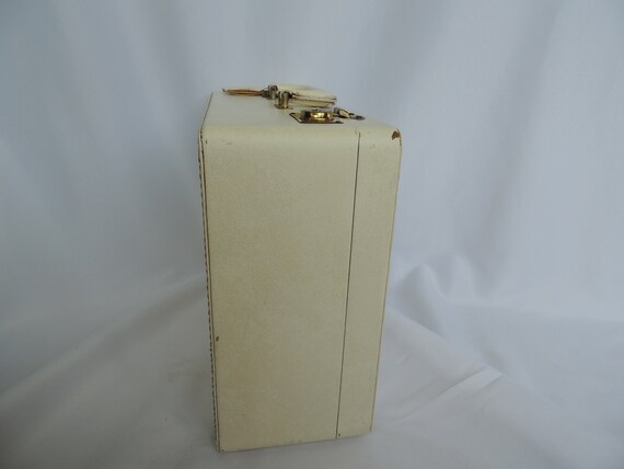 Vintage Shortrip Off White Train Case Travel Case Cos… - Gem