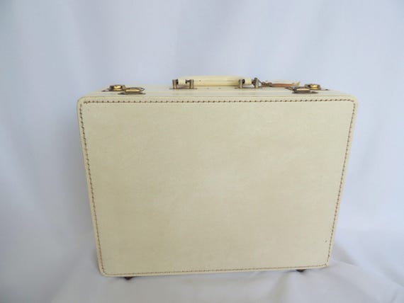 Vintage Shortrip Off White Train Case Travel Case Cos… - Gem